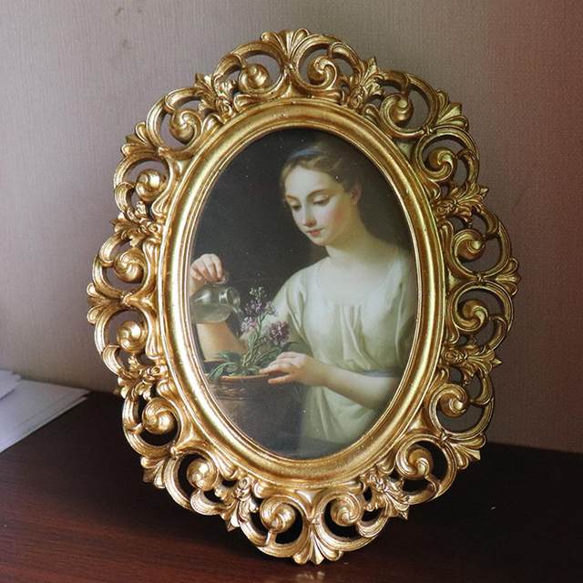 Old Fashioned Oval Frames