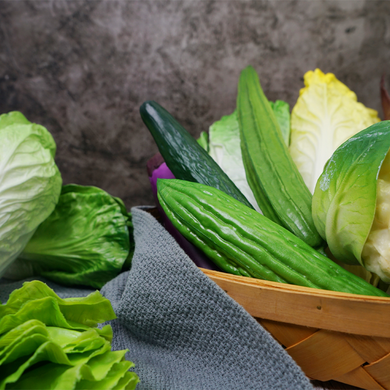 Cuisine,Simulation de faux légumes, feuilles de laitue, poivre, jouets ...