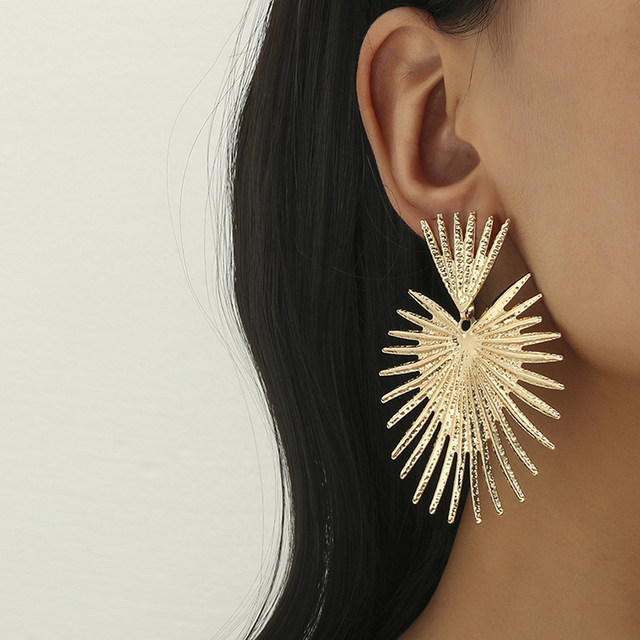 Women's fashion earrings online shopping store